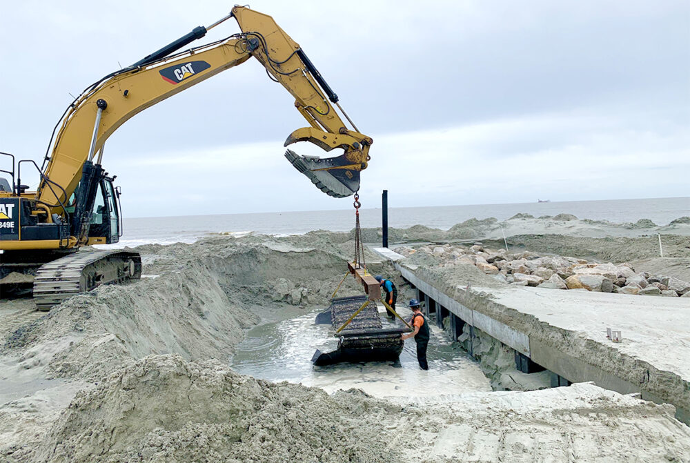 Comparing Composite Sheet Piling vs. Traditional Materials for Seawalls ...